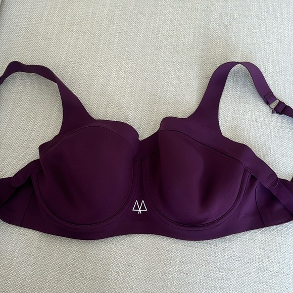 MAAREE | Intimates & Sleepwear | Maaree Battle Wired Sports Bra High ...